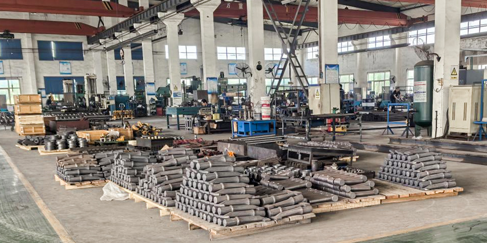 Ballast Tamper & Rail Grinder Services - KUNTIE