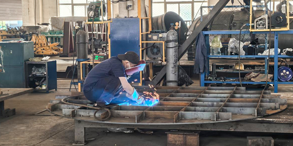 Ballast Tamper & Rail Grinder Services - KUNTIE